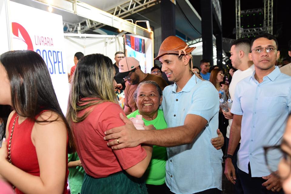 Allyson tem 71,64 pontos percentuais de vantagem sobre Genivan e ...